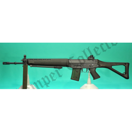 SIG PE 90 semi-auto assault rifle