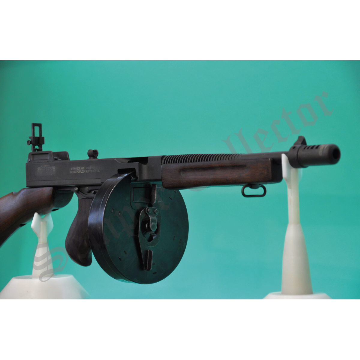 Savage Arms 1928A1 Thompson S-263xxx submachine gun (Original WW2)